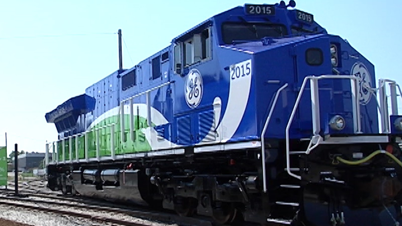 Fotografii pe goooogleeeeee: ge evolution locomotive