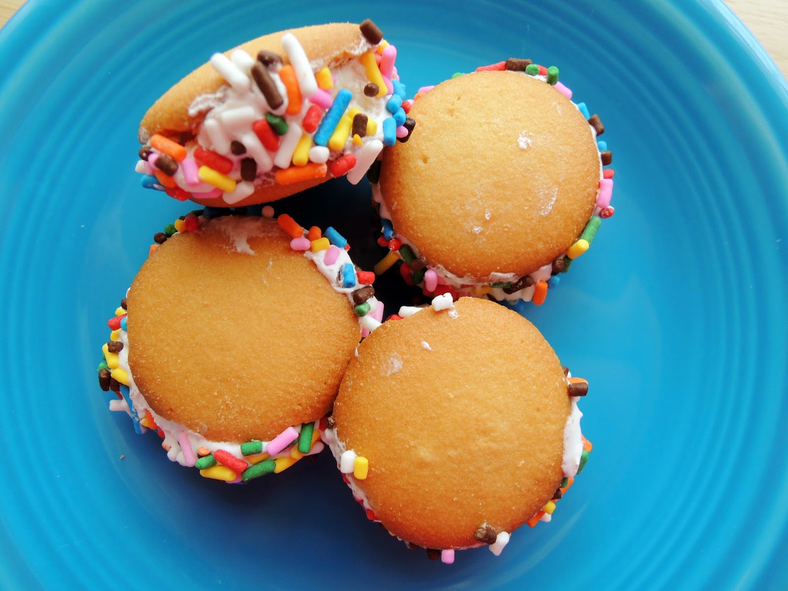 Holly Goes Lightly: Mini Ice Cream Sandwiches
