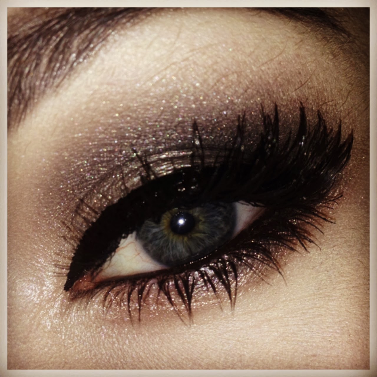 Shannon Bowes: Dramatic Eye Make-up Tutorial featuring Urban Decay ...