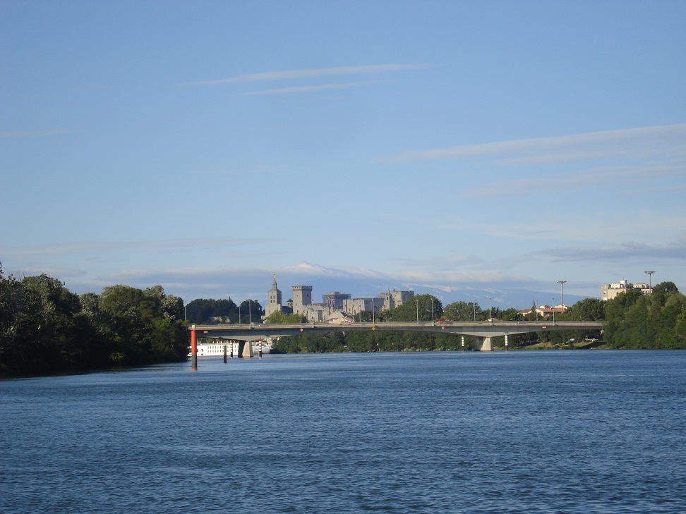 River Sailing: Port St Louis to Avignon : First Locks