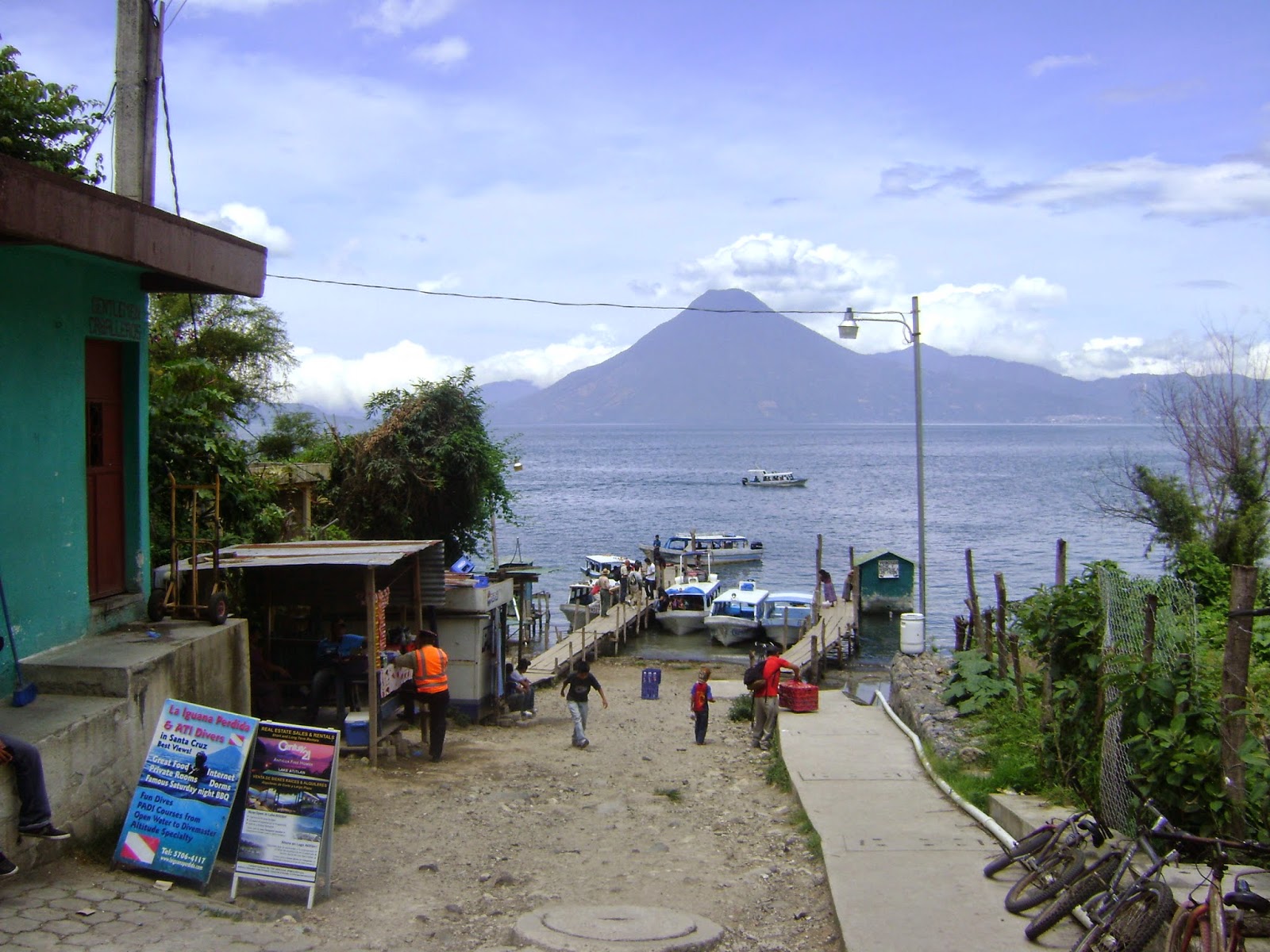 Un catalán en Guatemala: En el Lago de Atitlán: Panajachel