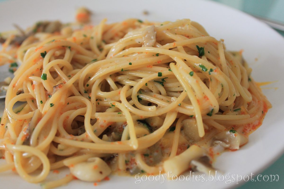 GoodyFoodies: Quick Lunch: Spaghetti with Soft Boiled Egg and Ebikko