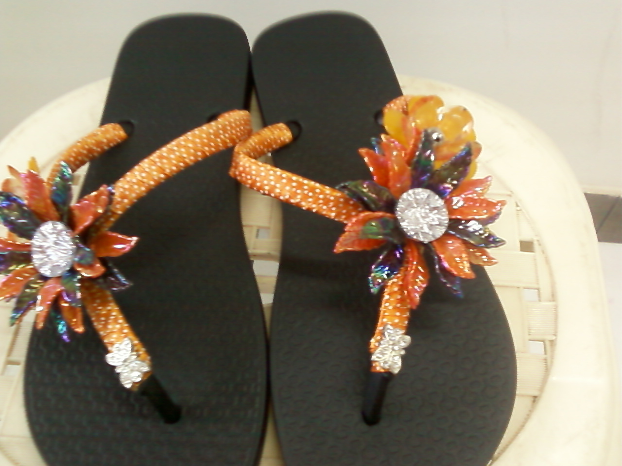 chinelas decoradas: chinelas decoradas con sintas