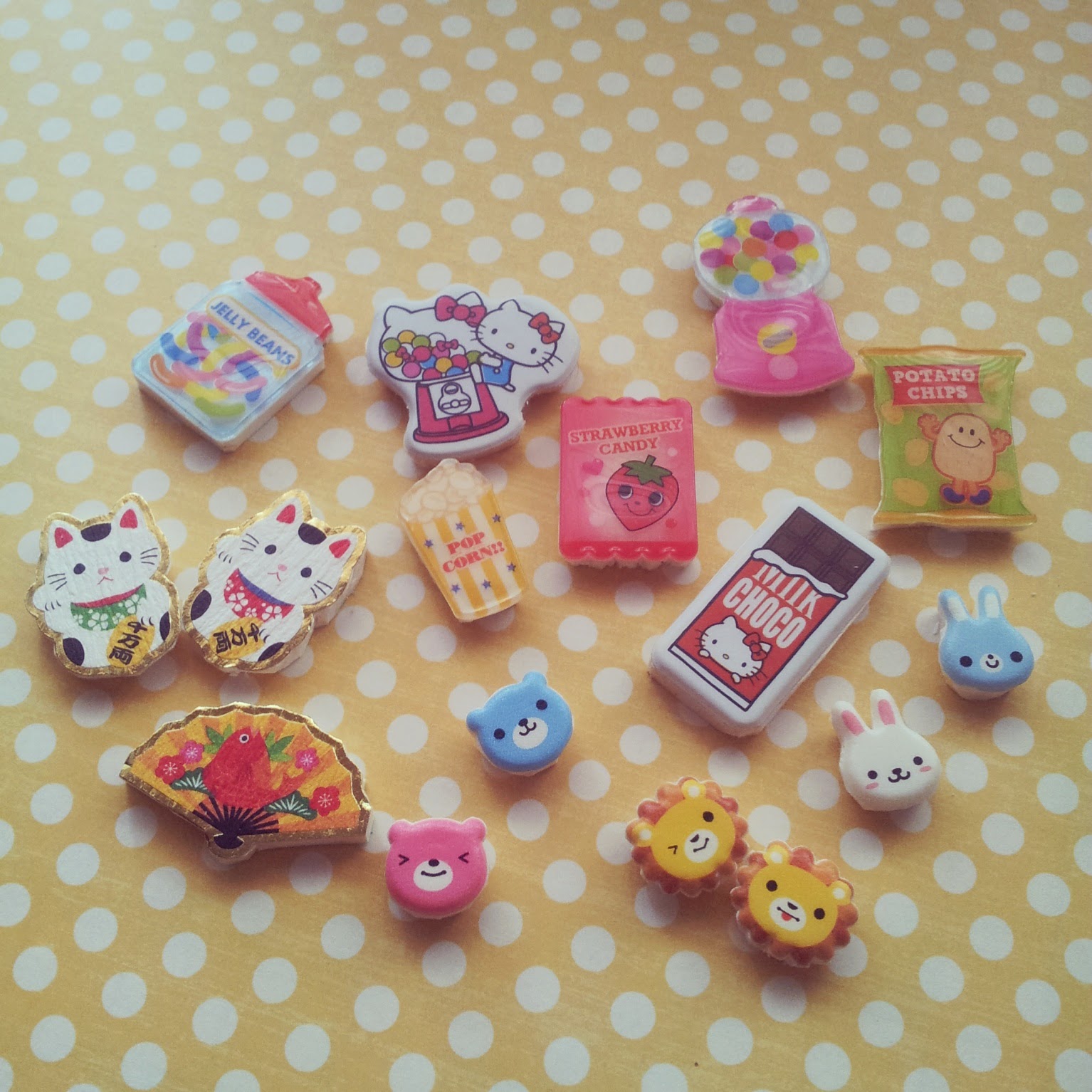 tea and craft: How to make stickers into brooches