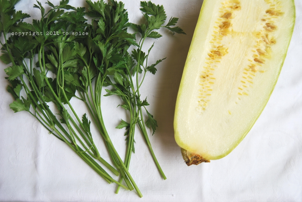 Kabaczek faszerowany ryżem i mięsem mielonym. | To Spice