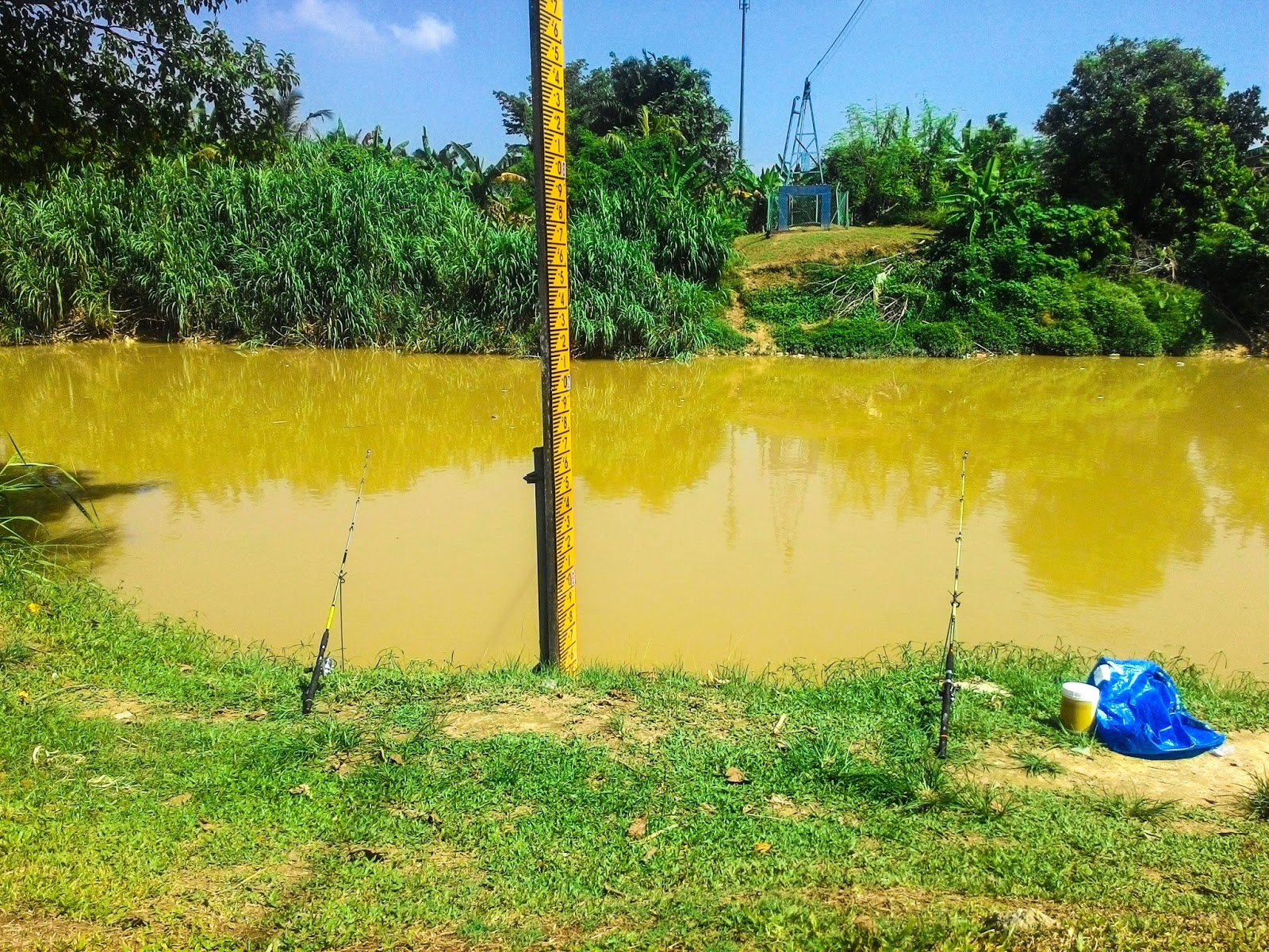 Kawe Tak Lejen: Memancing Ikan Patin di Sungai Dengkil