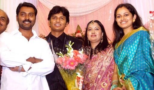 Watch Your Favorite: Tamil Actor Jeeva With His Family And Join His ...