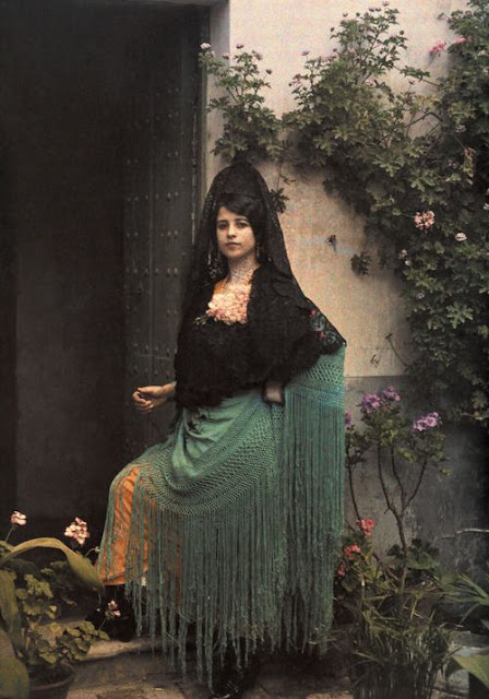Rare Autochrome Pictures of Spanish Women in the Early 1900s ~ Vintage ...