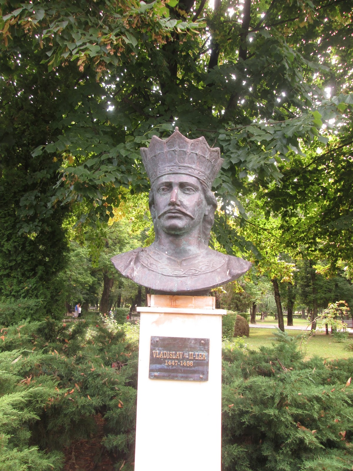 TRAS LAS HUELLAS DE HERÓDOTO. . . : VLADISLAV II VOIVODA DE VALAQUIA