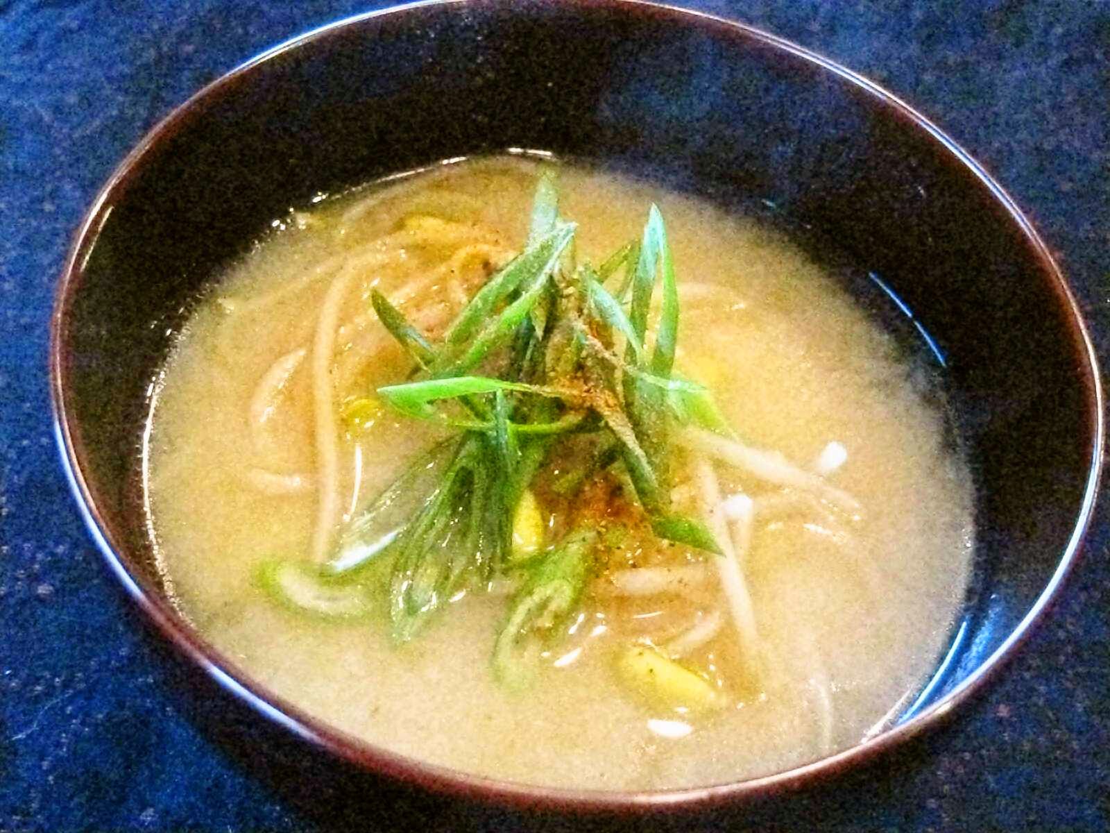 Recipes for Tom: Daizu moyashi no misoshiru / miso soup with soybean ...