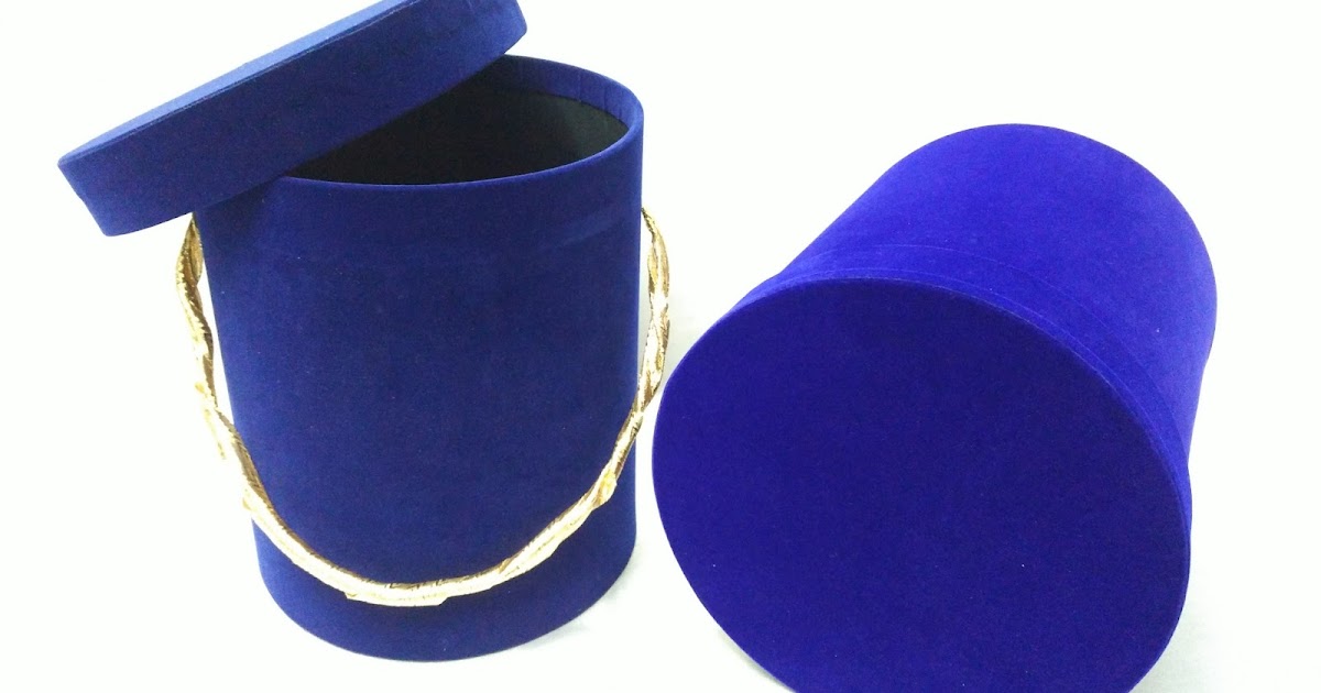 Singapore Gift Boxes: Round Box in royal blue velveted finishing...