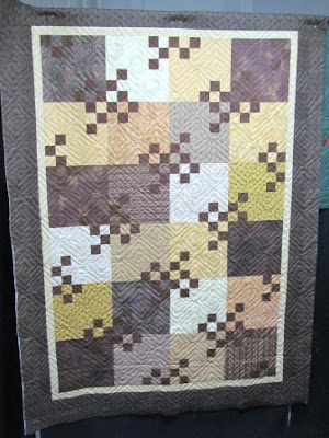 Circlelord 2012 Quilt Show: G241 Joanne Flammand - Hot Shots - Square Dance