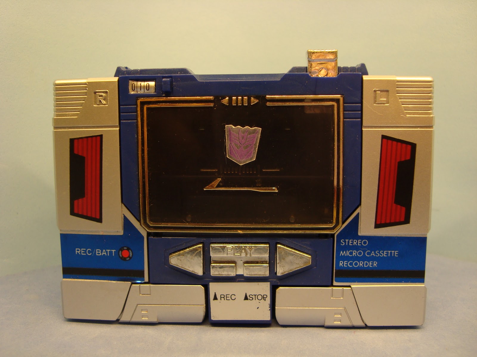 RoboCun: 76. Soundwave G1, TF Legion.