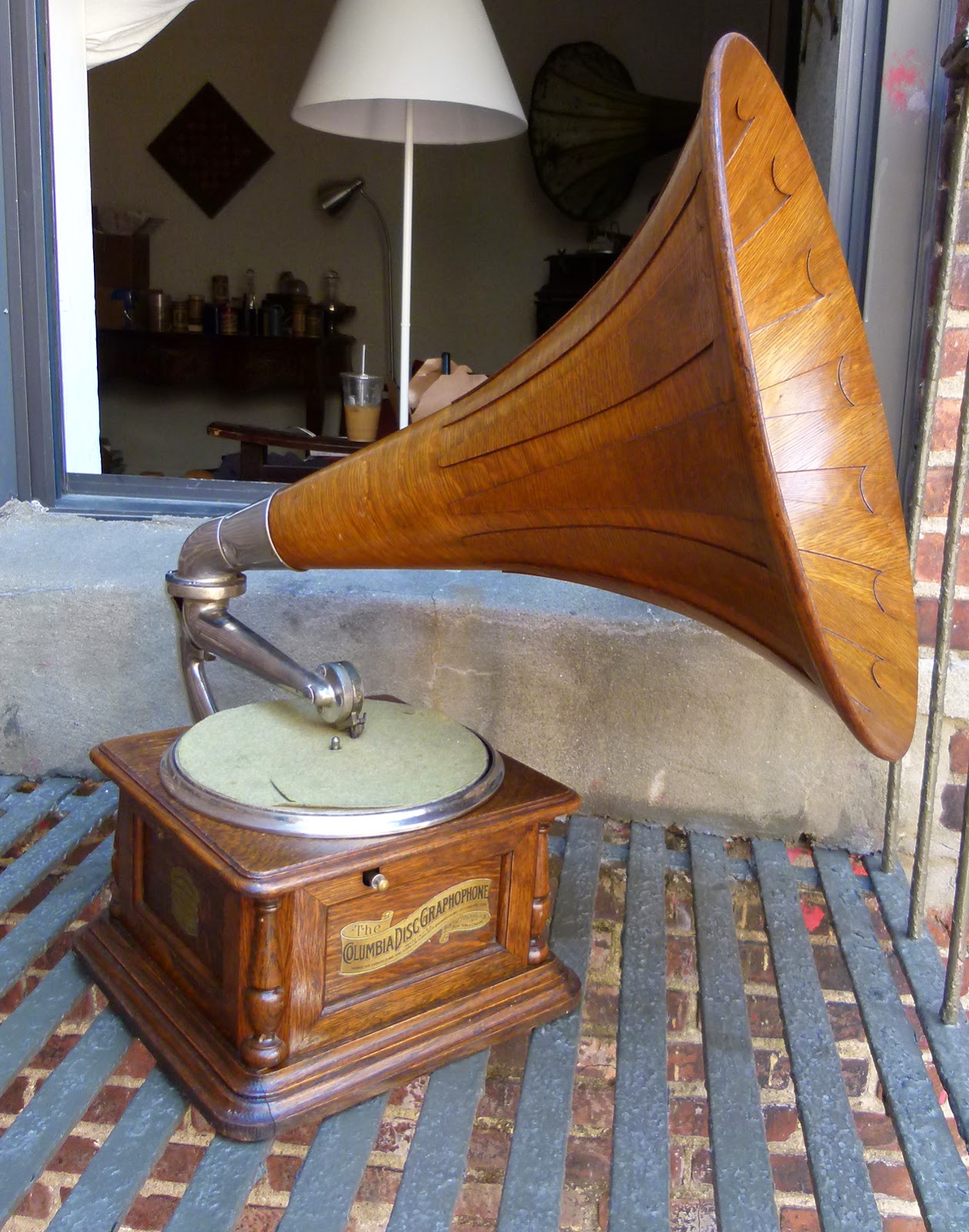 Phonautographist : Columbia BI Sterling Disc Graphophone with Speartip Horn