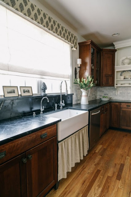 Eye For Design: Decorating With Skirted Kitchen Cabinets and Sinks