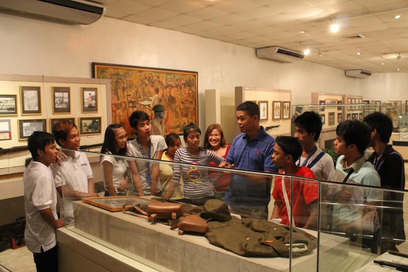 Happy Blue Thoughts: Project Lakbay Aral Goes to the AFP Museum