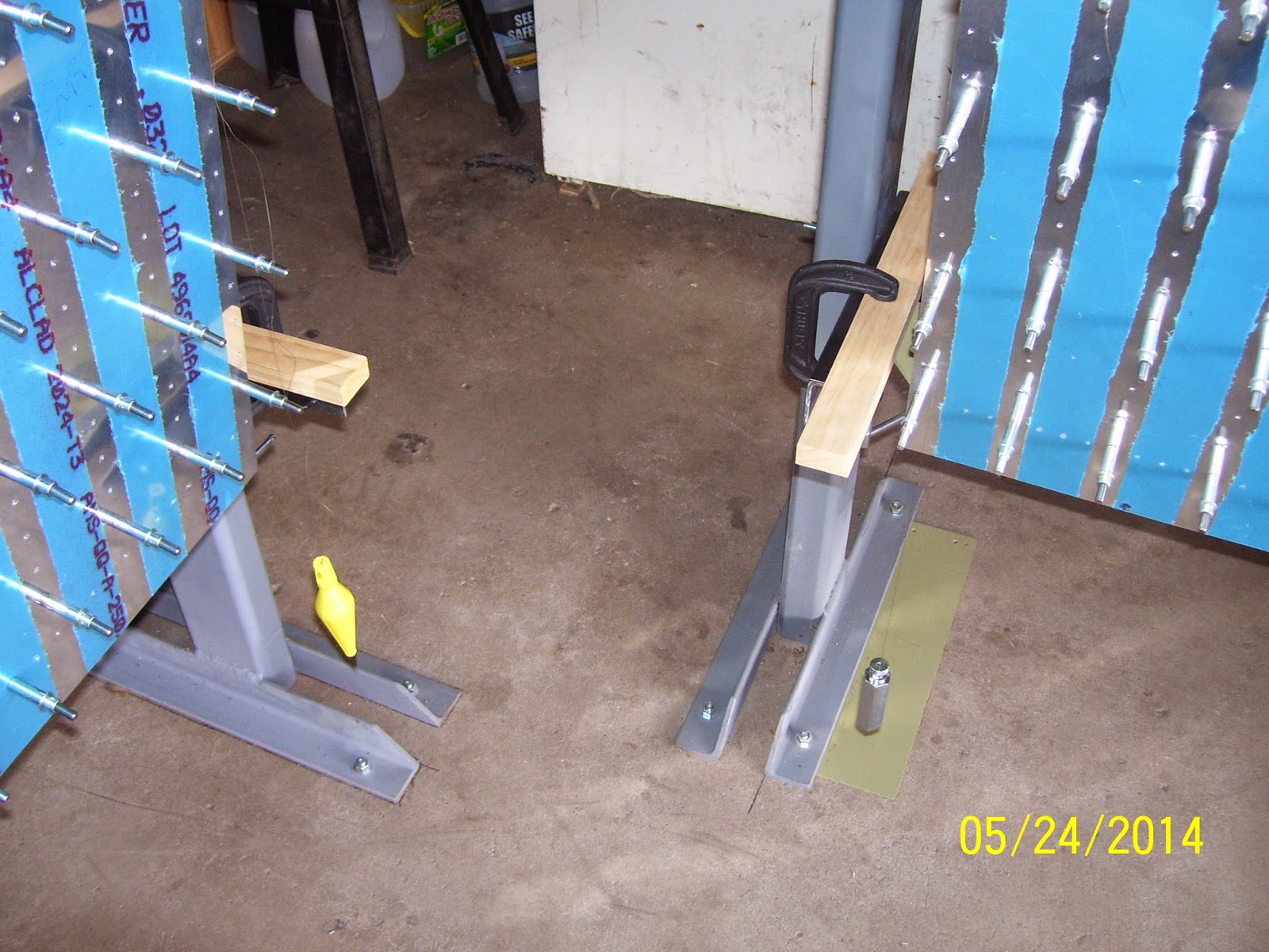 Flyin' Bryan's RV-8 Adventure: Finally done setting up the wing stands