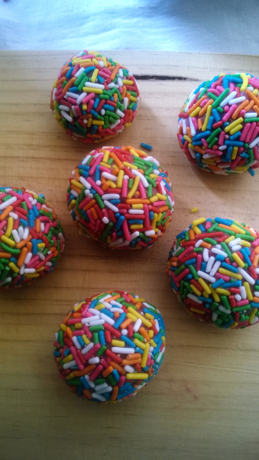 STRAWBERRY BRIGADEIROS