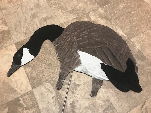 Flocking and re-flocking decoys