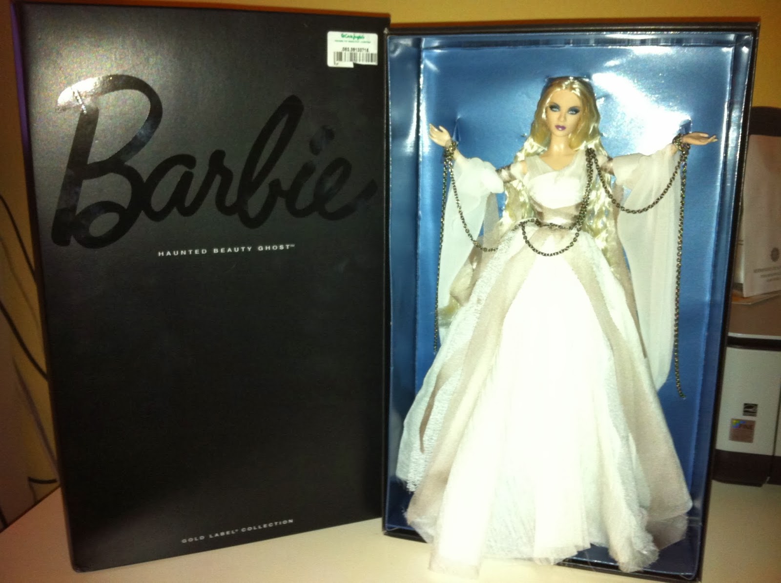 El Mundo Rosa de Barbie: Barbie Haunted Beauty Ghost 2012 Gold Label