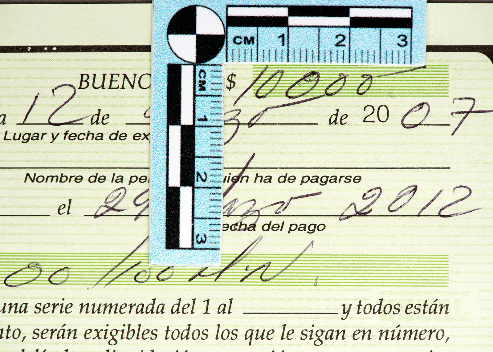 Consultor en Grafoscopia, Documentoscopia y Dactiloscopia : Grafoscopia