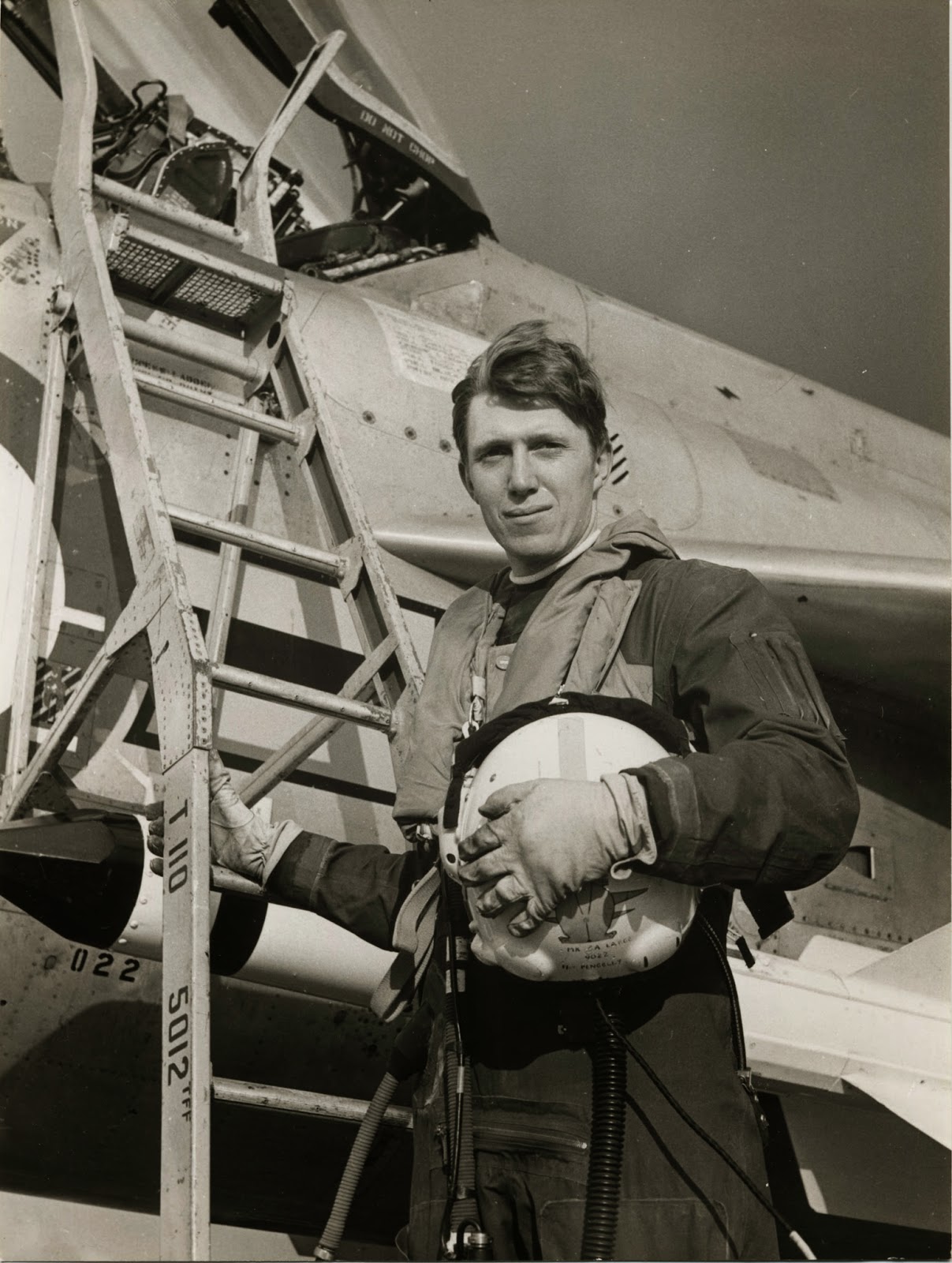 Test & Research Pilots, Flight Test Engineers: December 2011