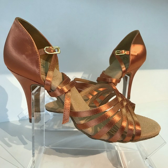 Ray Rose - najlepsze buty do tańca towarzyskiego dla wymagających tancerzy.