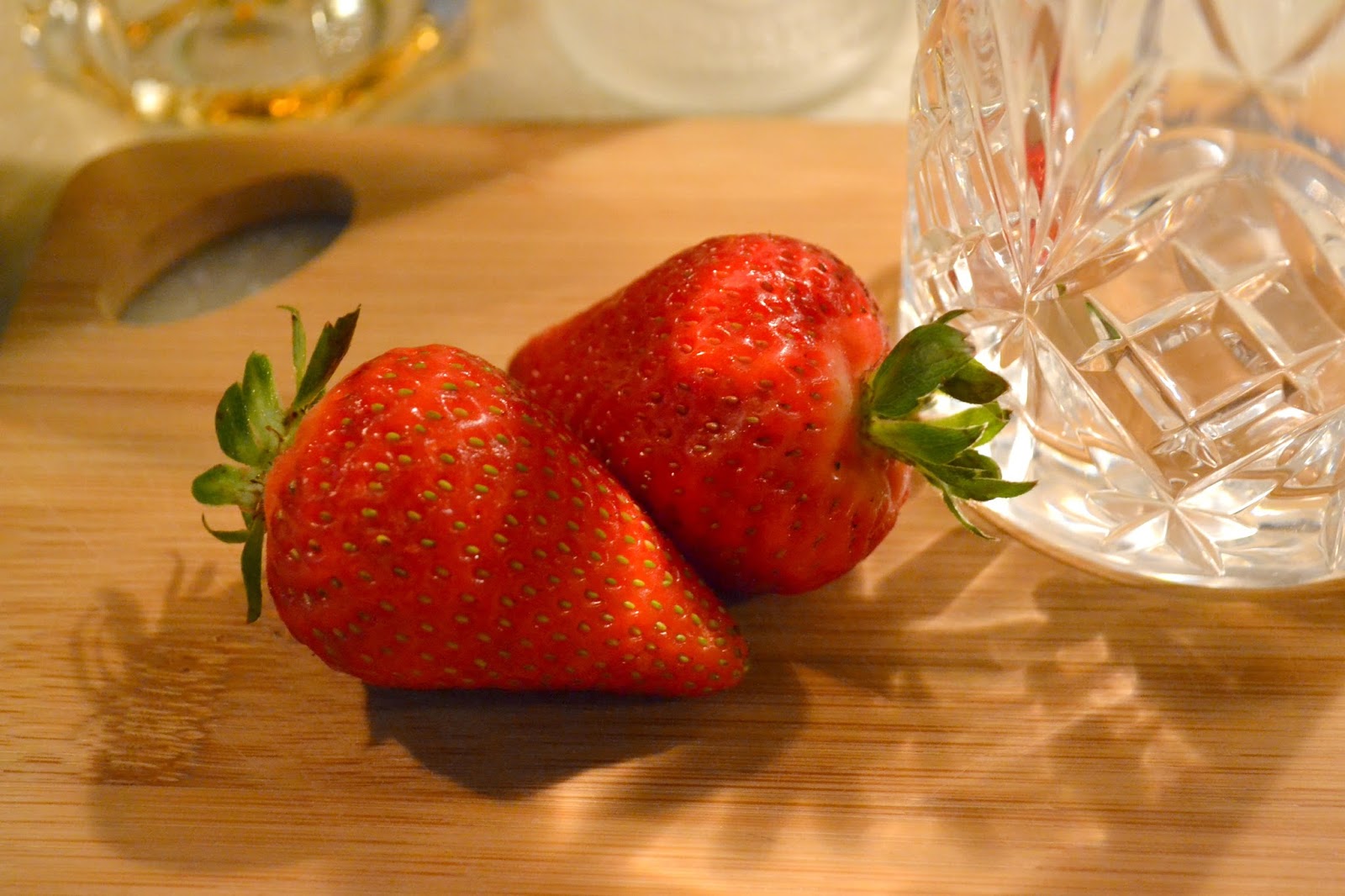 SMIDGE OF THIS: Cocktail Recipe: Muddled Strawberry Vodka Fizz