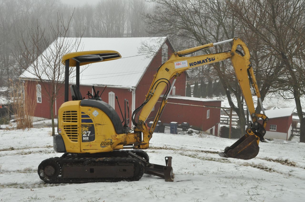 ROCKIN WALLS: Newest Team Member Komatsu PC27 Mini X