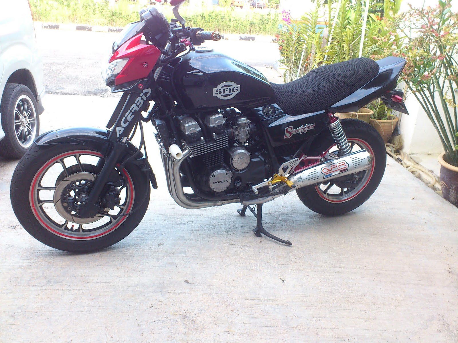 TRANFORMASI HONDA CBX 750P : Ubahsuai Honda CBX 750p kepada Naked ...