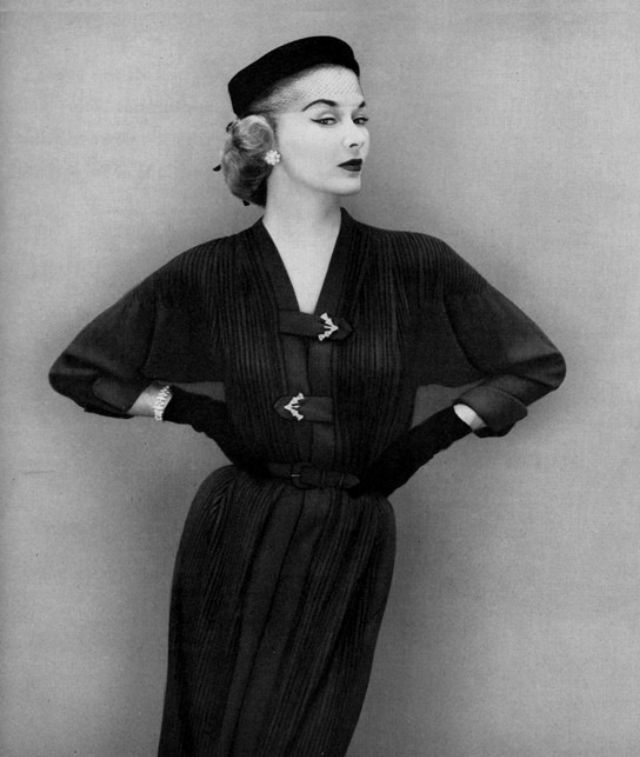 Fashion’s First Supermodel: 30 Stunning Black and White Photos Lisa ...