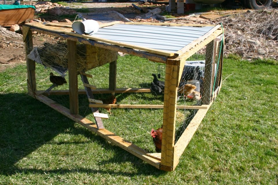 Insanad's Projects: Triangular Chicken Tractor