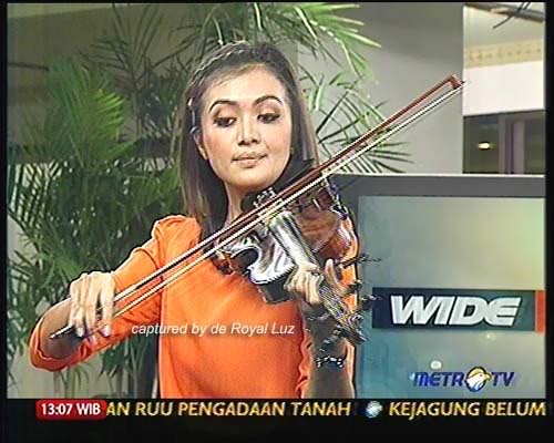 Gilang Ayunda Presenter Metro TV "Wide Shot"