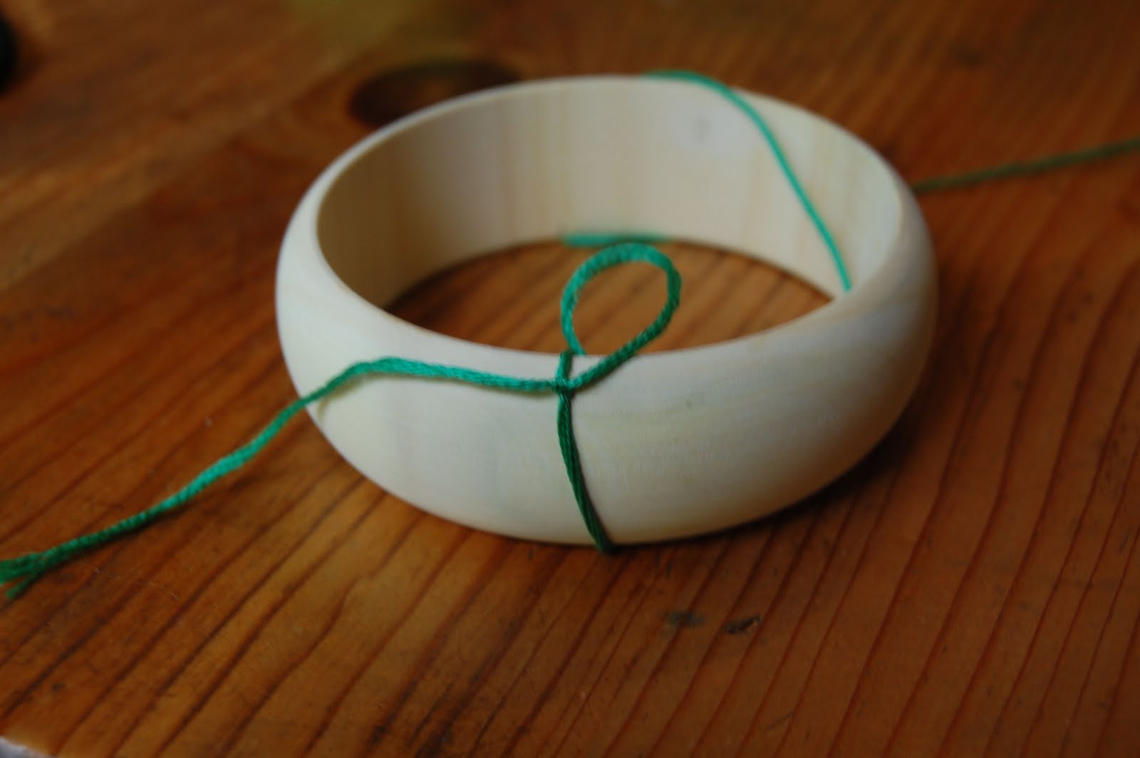 Just B: B Crafty: DIY Thread wrapped bracelet
