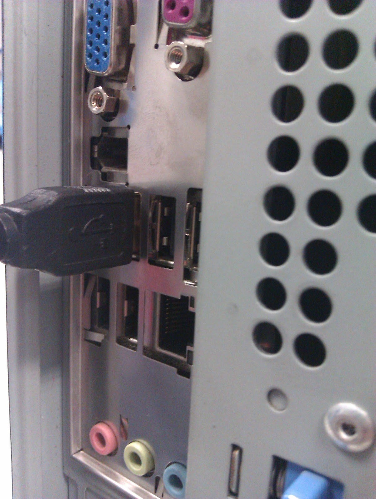 Bit by Bit Computer: How to connect and set up a keyboard?