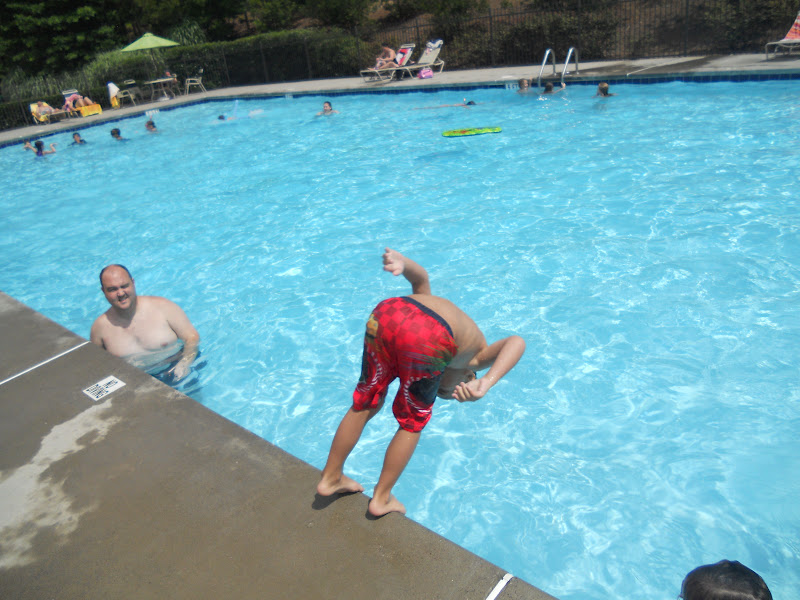 A Mormon Mommy: "Swimming Day, Mommy"
