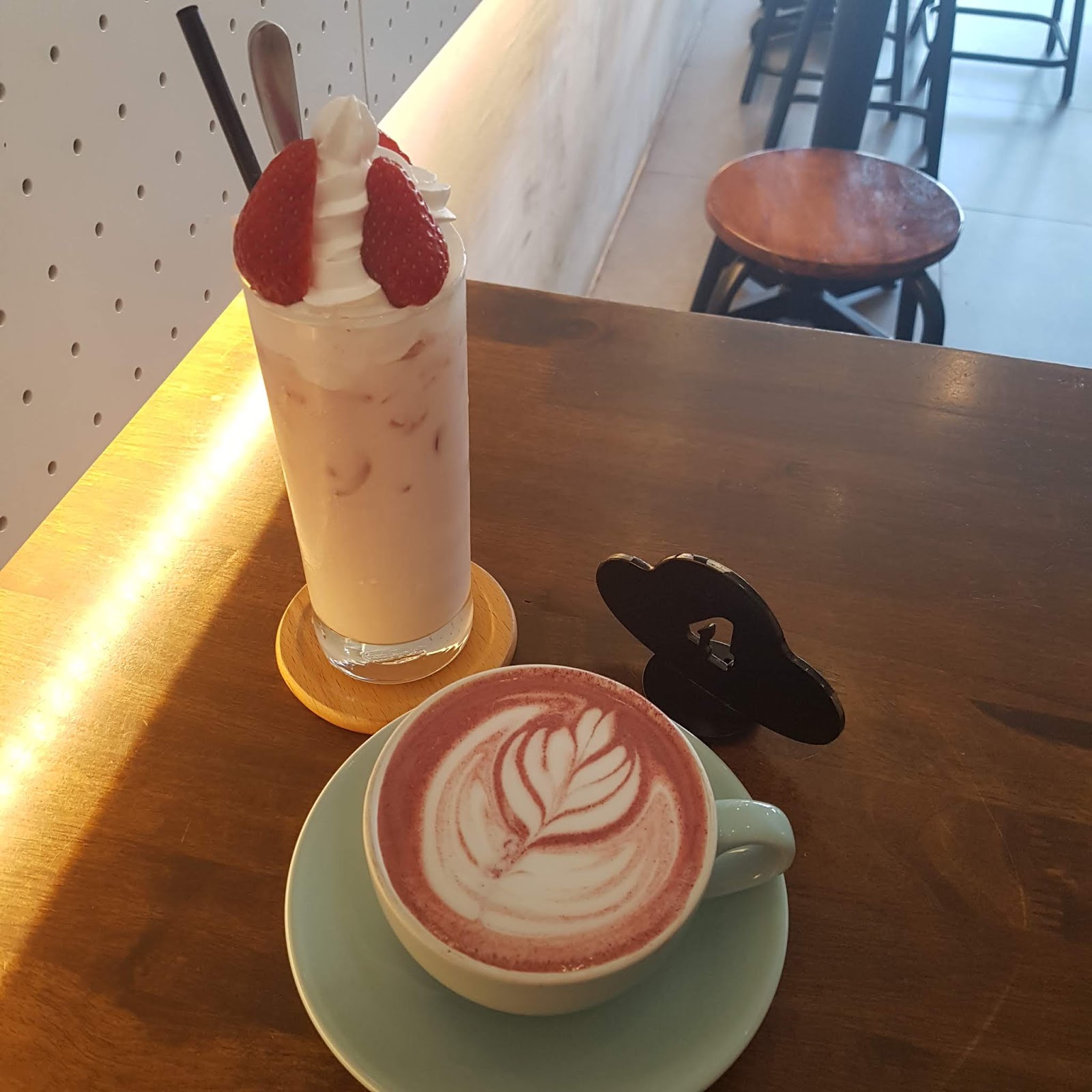 Fluffed Cafe & Dessert Bar - Wanderlust