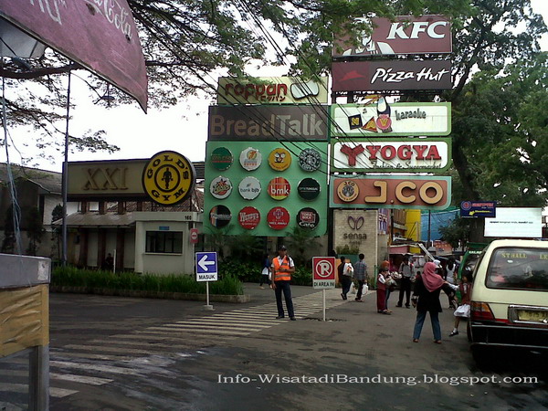 Cihampelas Walk (Ciwalk) Kawasan Wisata Belanja | Tempat Wisata di Bandung