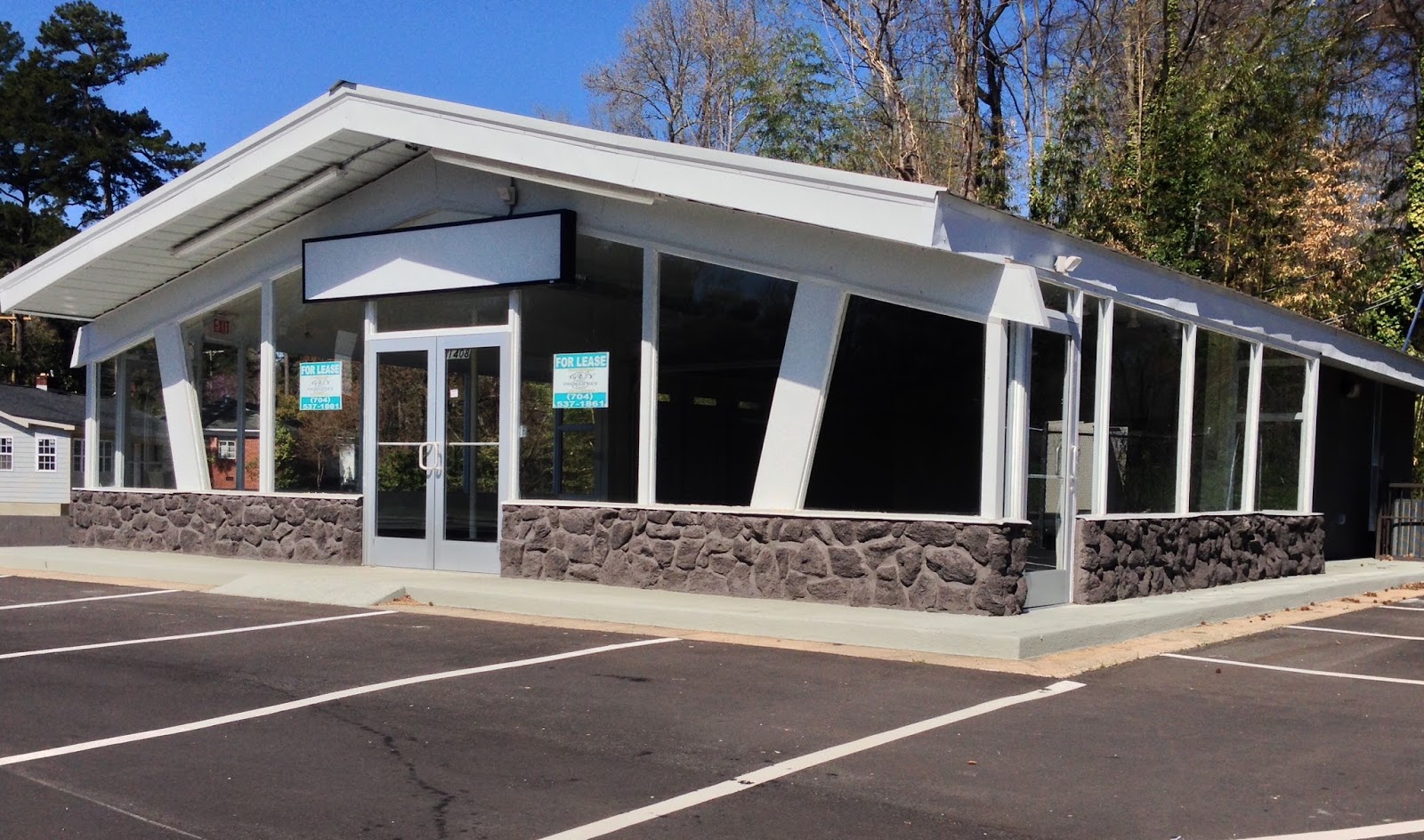 CHARLOTTE EATS: Burger Chef sign!