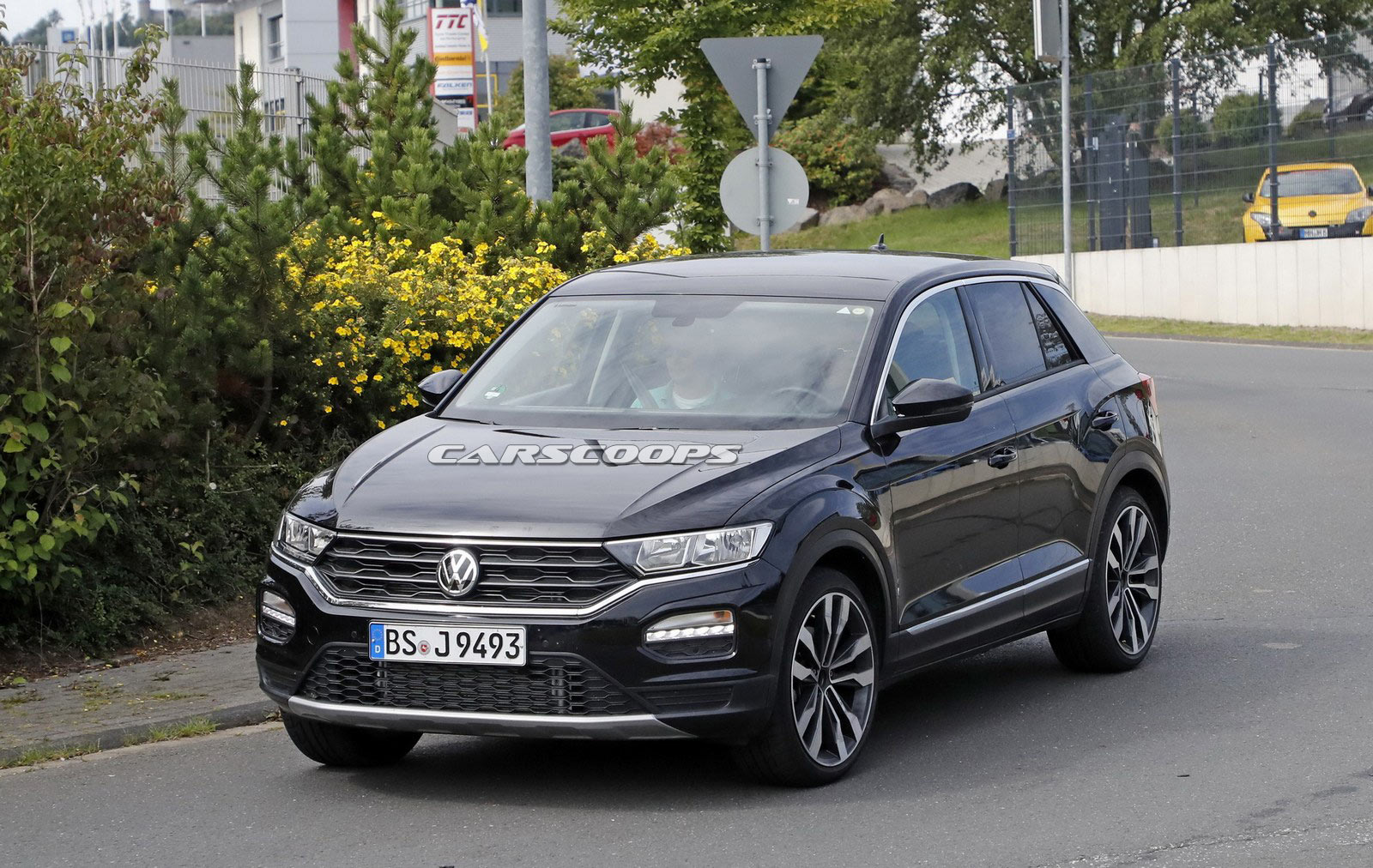 VW T-Roc Hits The Streets Of Germany Following Its Big Debut | Carscoops