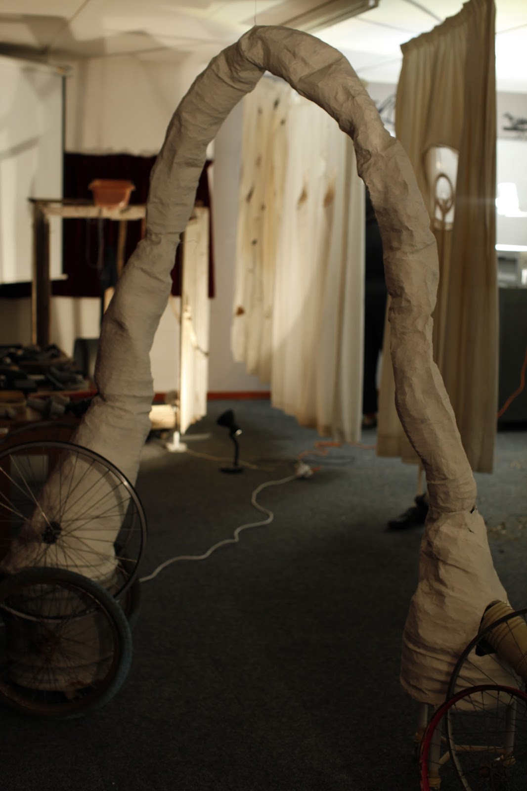 Exploring the Performative Art Object.