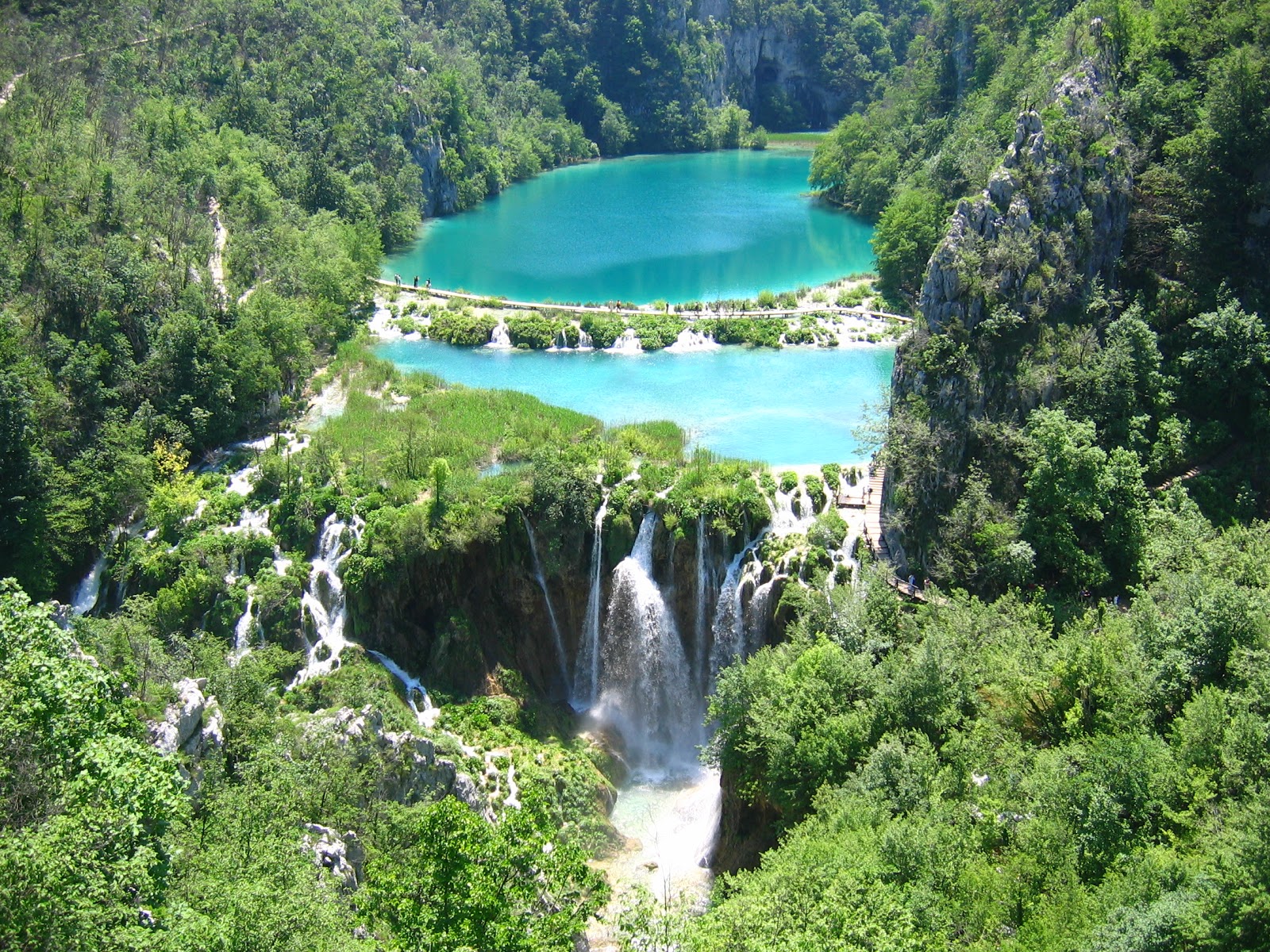 panas: Most Unique Lakes of the World