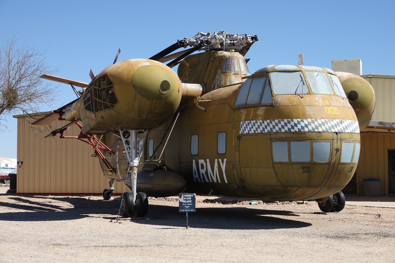 Blair's 軍事,警察及消防攝影: 塞考斯基 SIKORSKY CH-37B MOJAVE