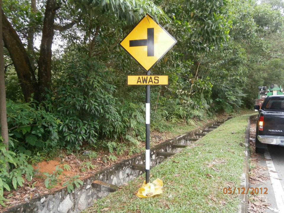 Kilang Signboard: Signbord jalan
