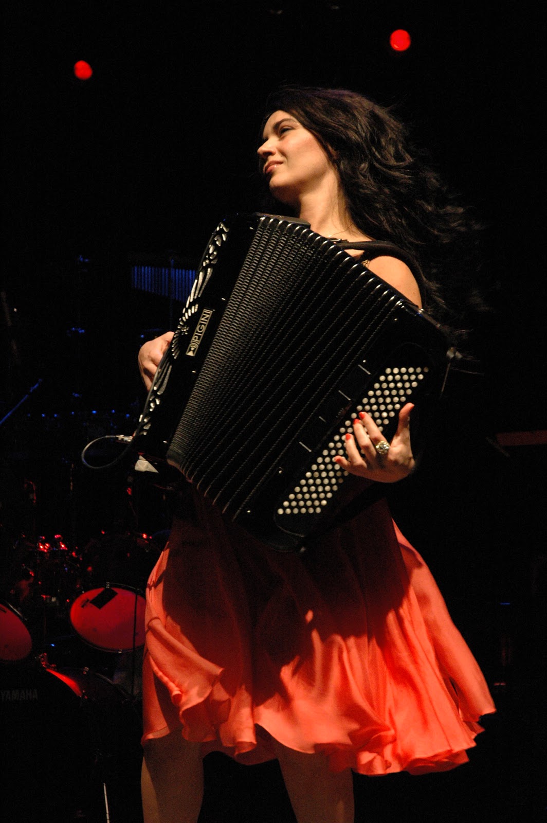 ΠΟΛΙΤΙΣΜΟΣ...: Η Ζωή Τηγανούρια στην Ευρώπη “…ό,τι χωρίζει η πολιτική ...