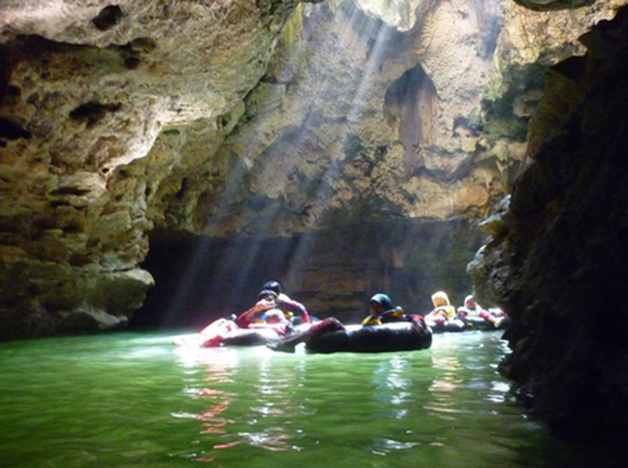 Biro Wisata Jogja: Pesona Wisata Goa Pindul Yogyakarta