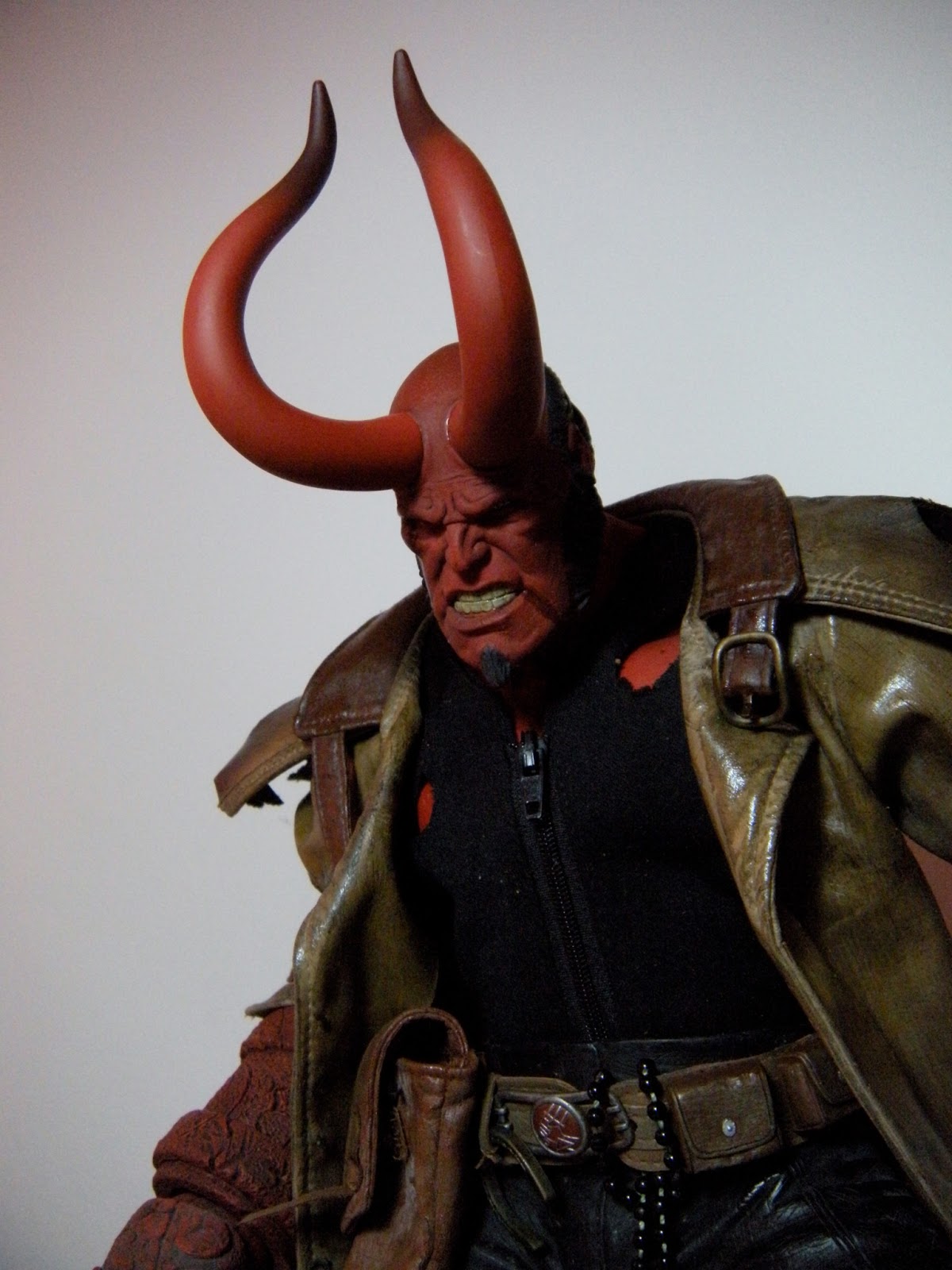 DAILY TOYZ: Toy Viewing : Hell Boy - Tower Records