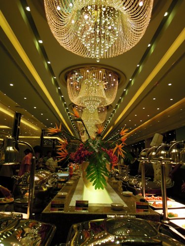 the seasoned first timer: Pig Out Day at Buffet 101