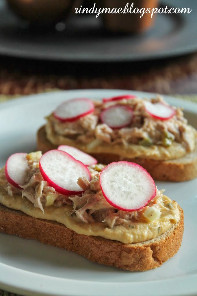 Rindy Mae: Tuna & Hummus Sammies