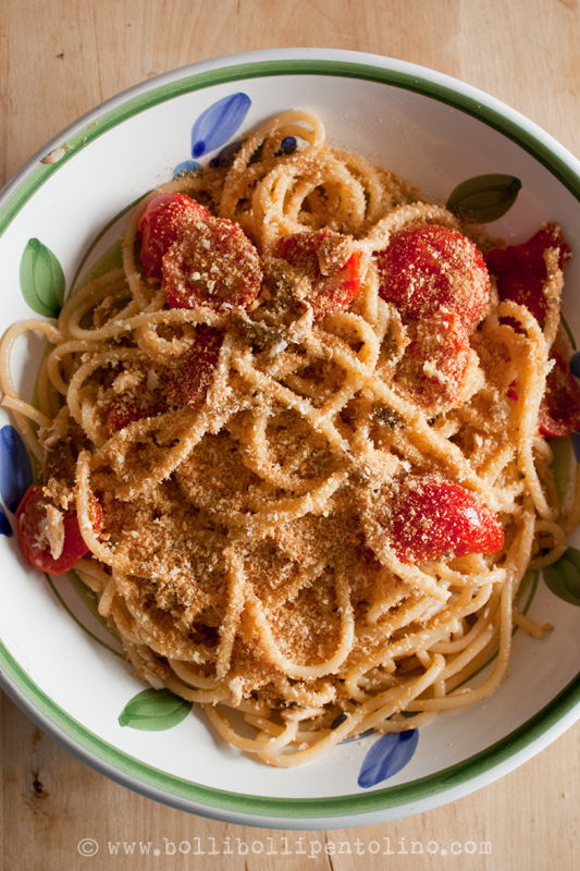 Bolli bolli pentolino: Pasta cu l'ancioi e 'a muddica alla siciliana ...